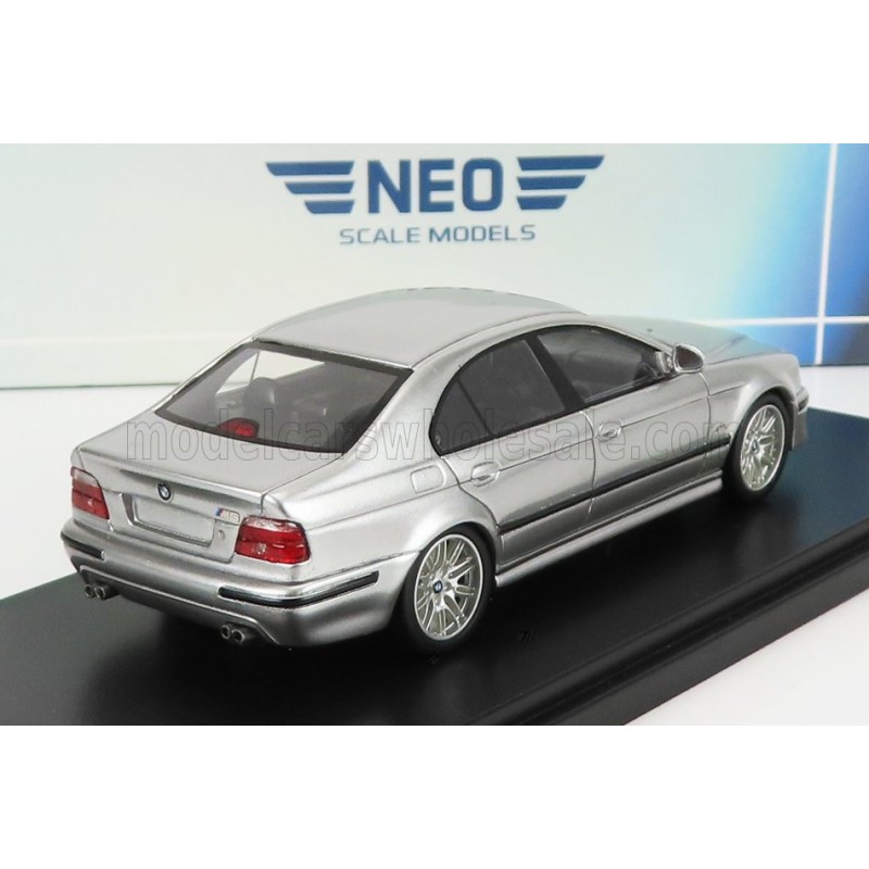 BMW M5 E39 2002 Silver NEO NEO49583 - Miniatures Autos Motos